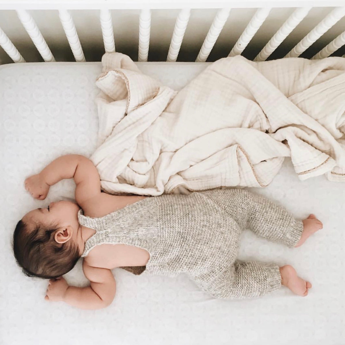 Which Positions Are Healthy For Babies To Sleep In? Why? – Natemia